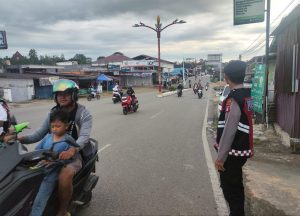 Samapta Polres Murung Raya Hadir Di Jalan Raya, Pastikan Lalu Lintas ...